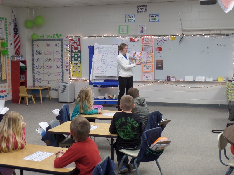 Pierce Public Schools - NHS Reads to Elementary Students