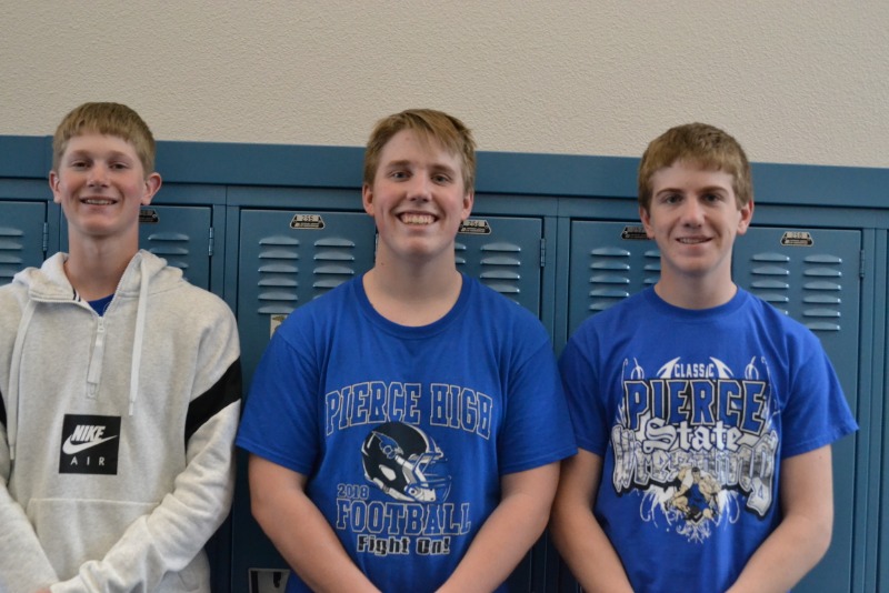 Pierce Public Schools - Bluejay Golf Tees Off Season