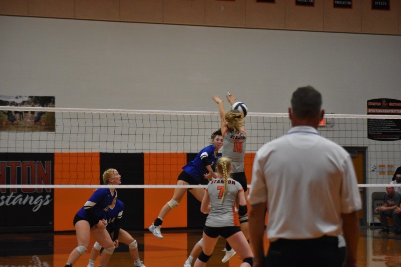 Pierce Public Schools - Lady Jays Volleyball