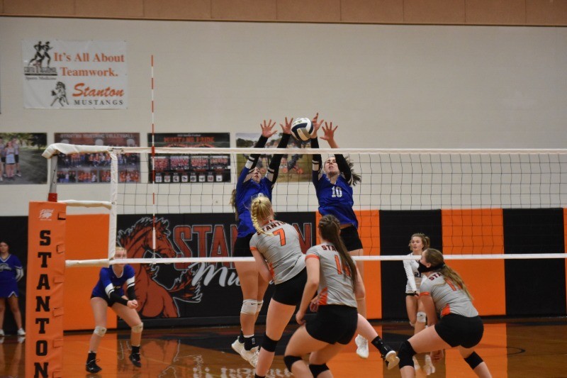 Pierce Public Schools - Lady Jays Volleyball