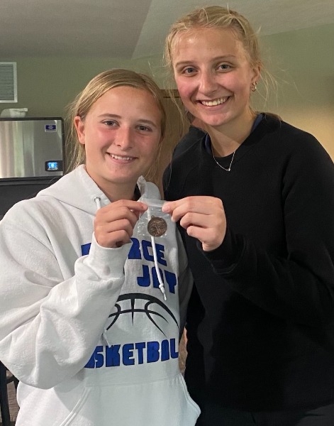 Pierce Public Schools - Girls Golf has Two State Qualifiers