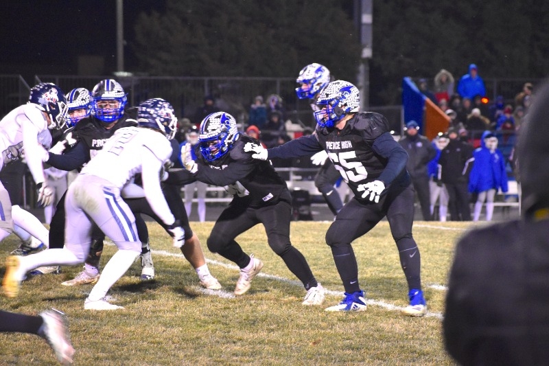 Pierce Public Schools - Bluejays Push Out Patriots on Way to State