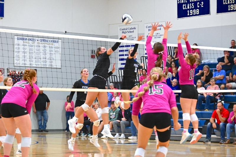 Pierce Public Schools - Lady Jays Volleyball