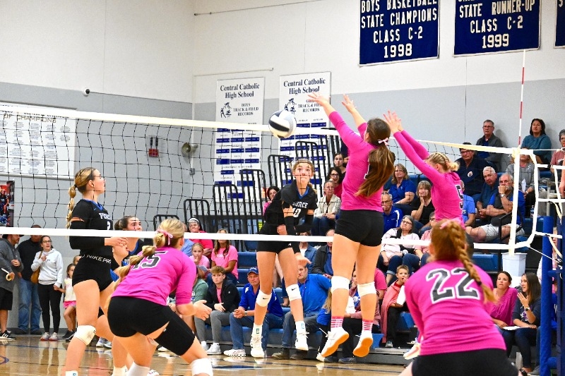 Pierce Public Schools - Lady Jays Volleyball