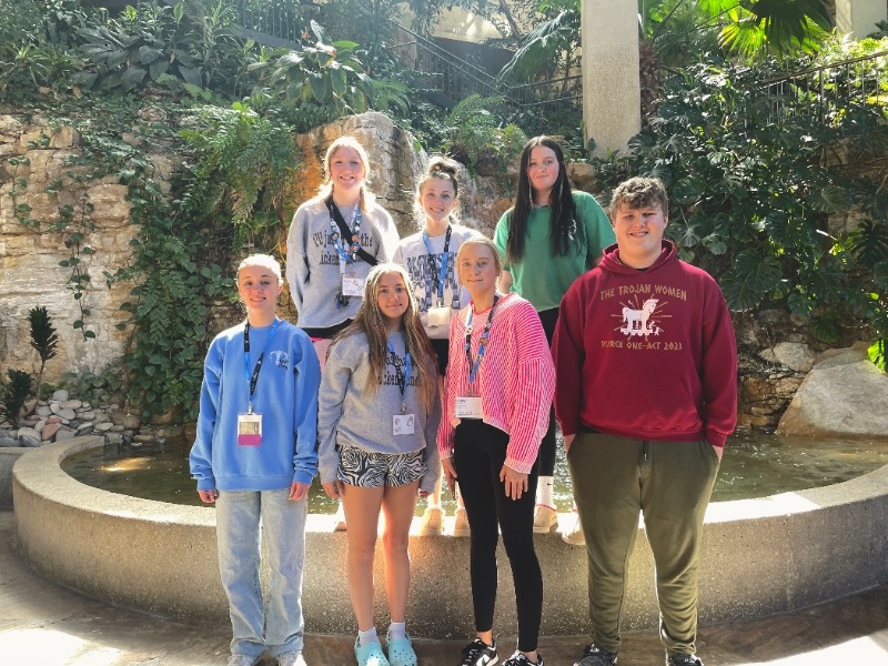 Pierce Public Schools - Journalism Attends National Convention in KC