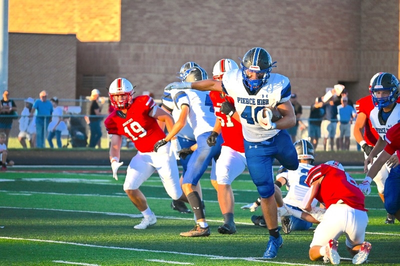 Pierce Public Schools - Bluejay Football Wins First Game